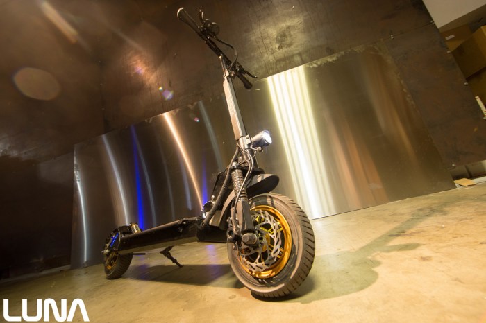 End the ‘Boring Apocalypse’ with the v3 Luna Apocalypse 35mph Kick ...